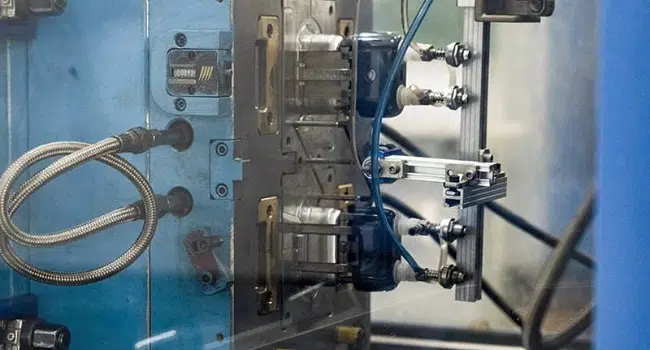 How Does Plastic Injection Molding Work? Learn The Basics - KULFIY.COM
